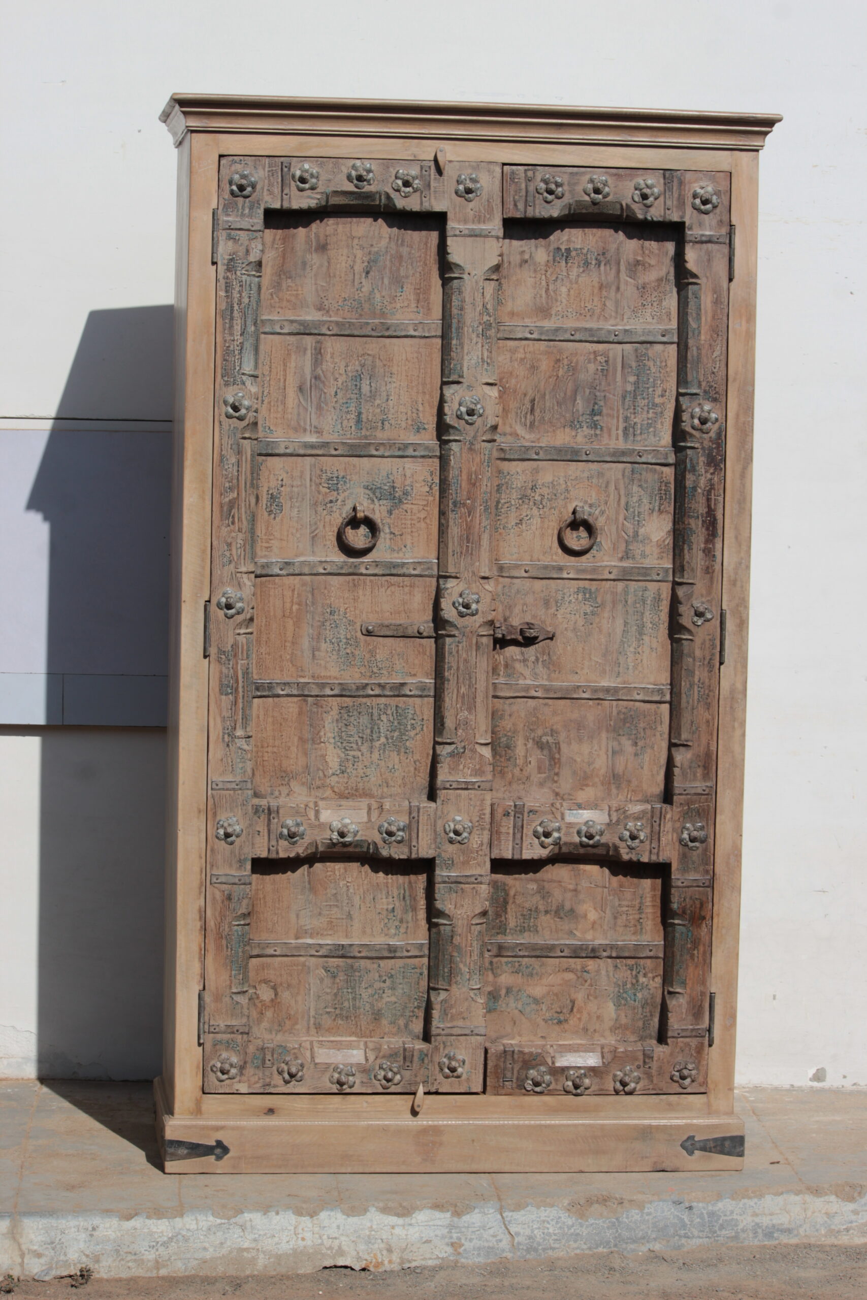 6.10 feet Anglo-Indian Vintage Almirah | Traditional Cupboards ...